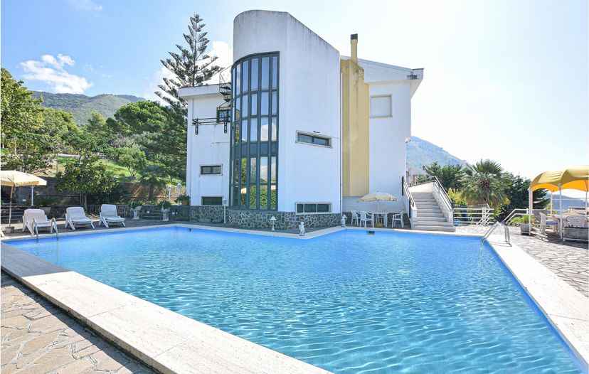 Villas in Calabria | Villa Holidays - Book Direct & Save | Clickstay