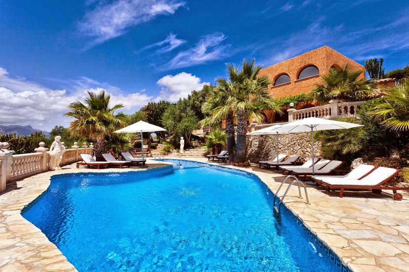 Villas in Majorca | Villa Holidays from £41 | Clickstay
